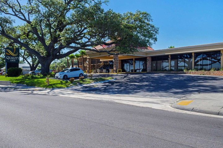 Quality Inn Biloxi Beach - Biloxi, MS