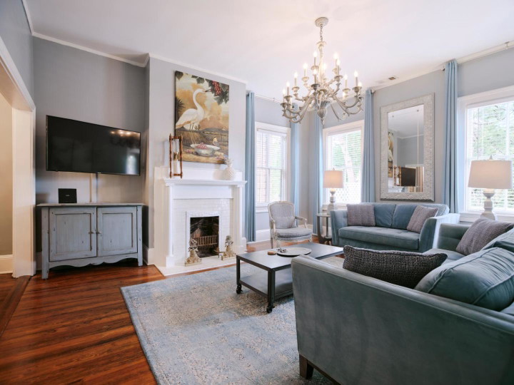 Historic Hall House Balcony Level, 2 King Bedrooms, Walk To Forsyth Park - Savannah