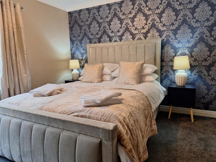 Old Coach House Apartment With Garage - North Yorkshire