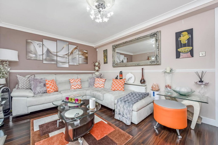 Docklands Stay, Room In Modern Spacious House - Near Excel Centre, City Airport, Uel,sleeps 2 - Barking