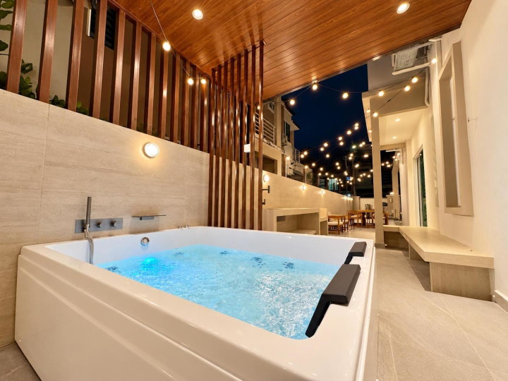 New Reno 6br Soundproof Ktv Jacuzzi 21pax - Langkawi