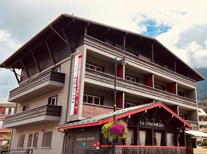 Hotel La Chaumière à 160 M Du Télécabine Et De La Gare Sncf Garage Moto Gratuit - Sallanches