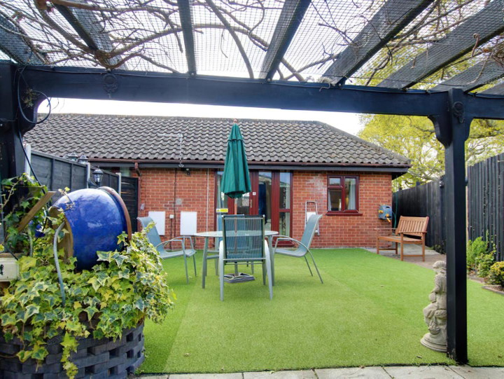 Irenic Lodge 2 - Southampton, UK