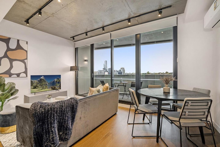 Near Mcg 1br With Balcony, River Views & Parking - St Kilda