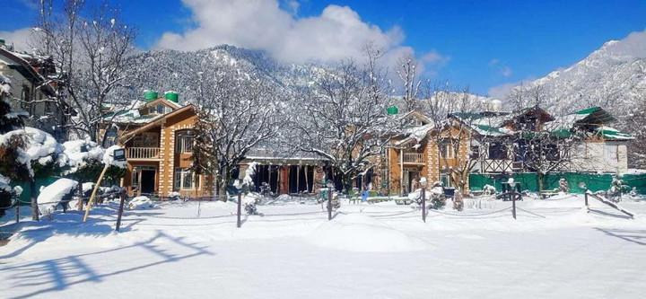 Lidder View - River Side Retreat And Mountain View Resort - 