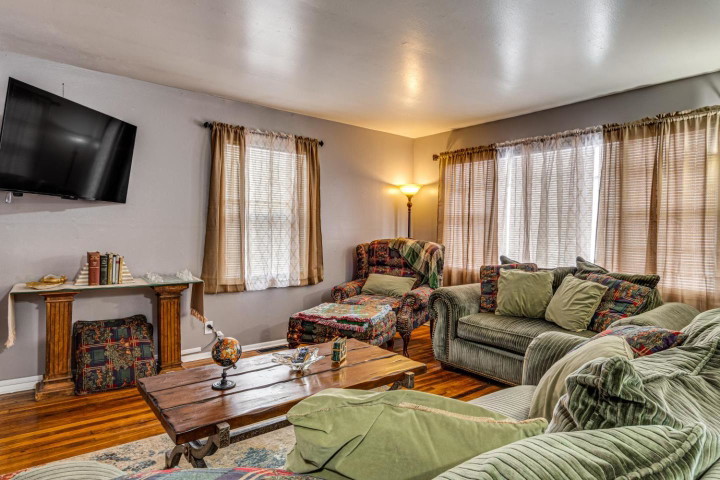Updated Ne Indianapolis Home: Easy I-70 Access! - Indianapolis, IN