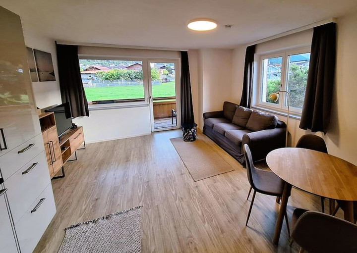 Sonnige Ferienwohnung Mit Balkon - Axams