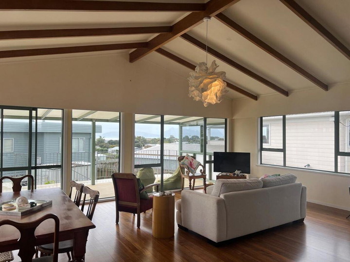 Ruakaka Beachhouse With Seaview - Waipu
