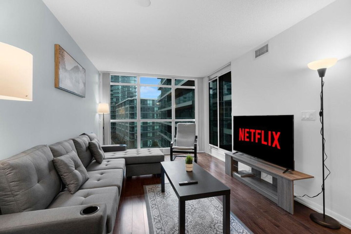 Cozy 2br - Free Parking - Pool,gym,sauna,hot Tub - Toronto