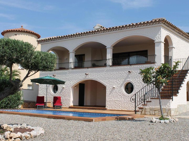 Maison Moderniste Avec Piscine Privée, 6 Pers, Rosas - Roses