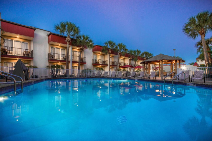 La Quinta By Wyndham Clearwater Central - Clearwater Beach, FL