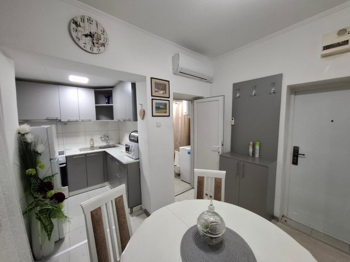 City For Two Apartment With Parking - Novi Sad
