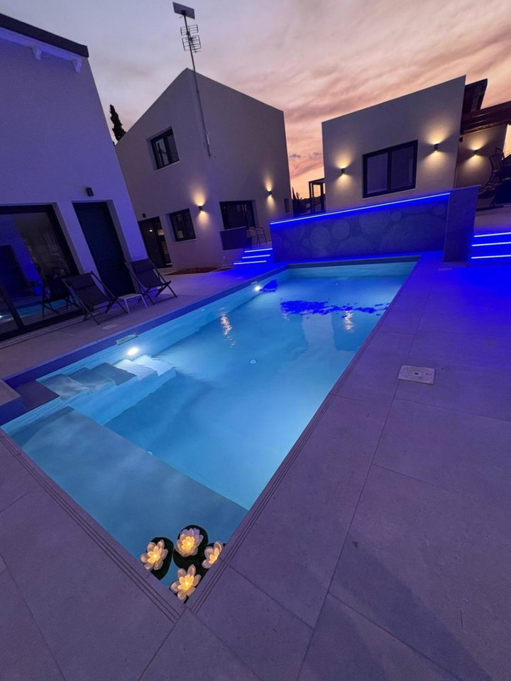 The Five Doors Apartments - Free 24hr Transportation To Airport - Athens Airport Eleftherios Venizelos (ATH)