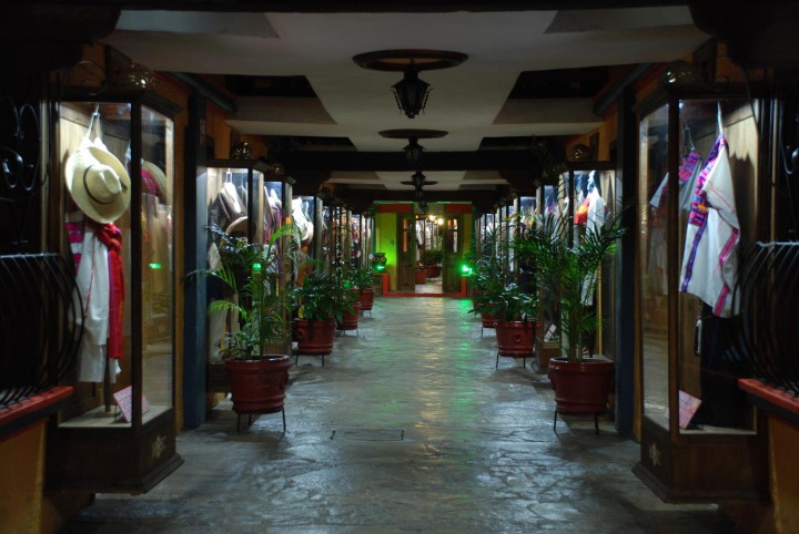 Hotel Temático Mision Colonial - San Cristóbal de Las Casas