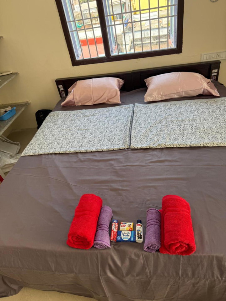 Sels Home 2 Single Bed, Attached Bathroom, Lift, Third Floor, Car Park, Entire Terrace - Chennai