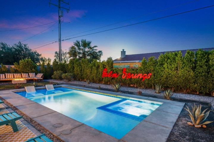 New Retro Escape 70's Vibes Wellness Game Room - Palm Springs, CA
