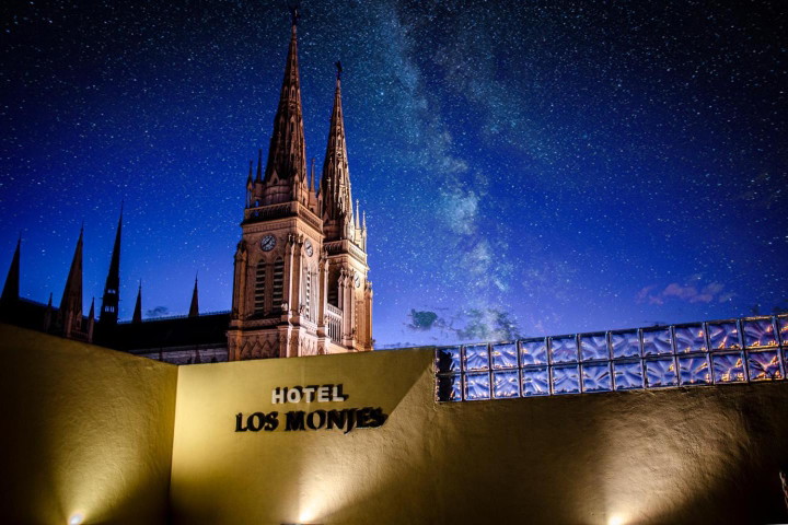Los Monjes Hotel - Lujan