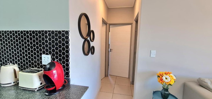 Convenient Corner 4 8 Greenvalley - Nelspruit