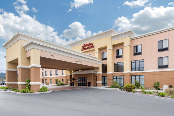 Hampton Inn & Suites Arcata - Arcata, CA