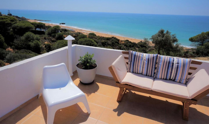 Golden Cliff House - Faro District