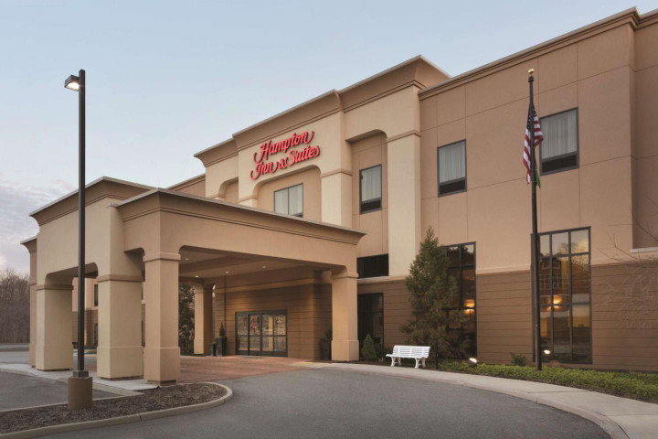 Hampton Inn & Suites Mahwah - Oakland, NJ