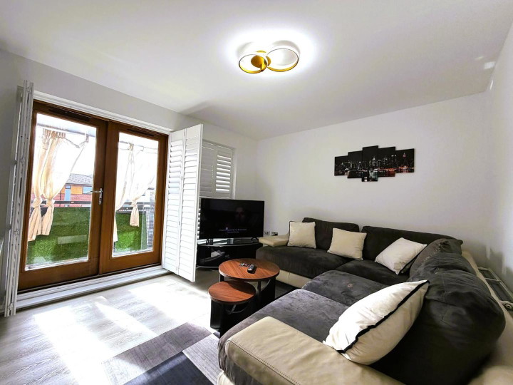 2 Bedroom 1 Full Bathroom Apt-free Parking-wifi-kids Playground-balcony-sleeps 6 - Bromley