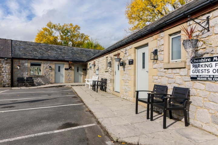 Cheshire Mews - Tideswell