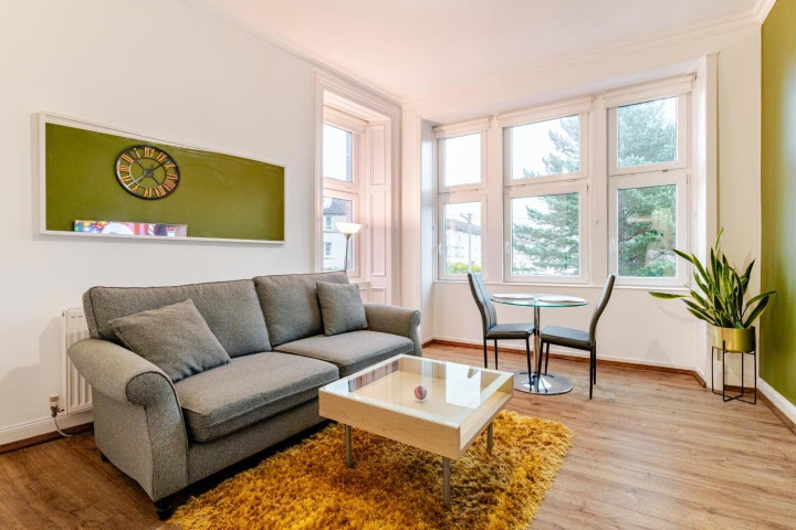 Newly Furnished Flat 4 Minutes Walk To Metro - Glasgow