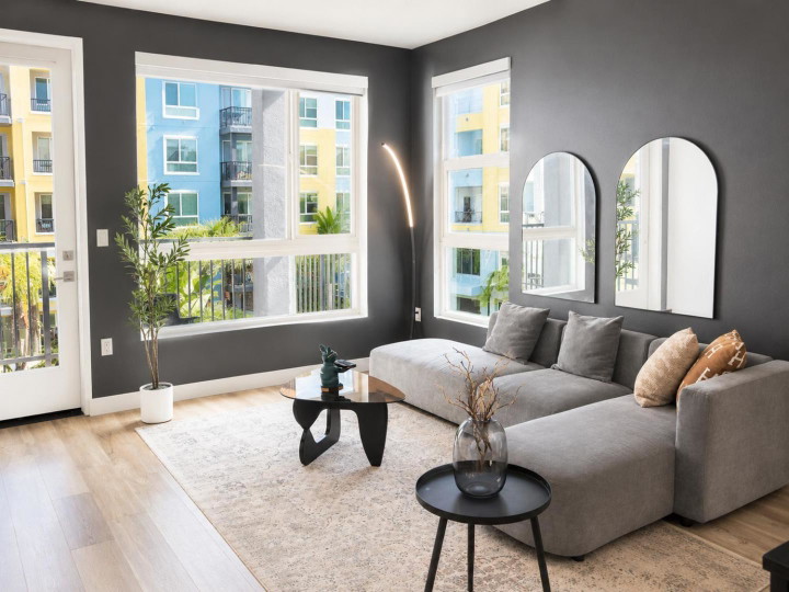 Serene Apt 10 Min From Disneyland With Pool & Gym - Tustin, CA