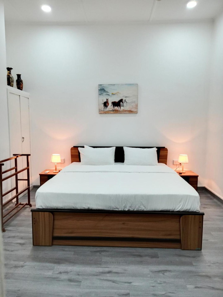 White Room In Colombo Seven - Colombo