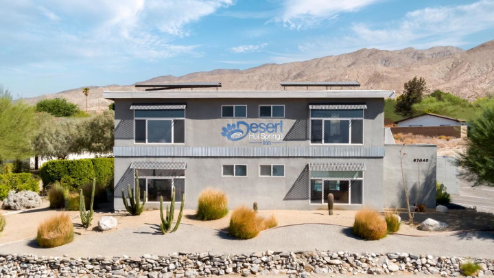 Desert Hot Springs Inn - Desert Hot Springs, CA