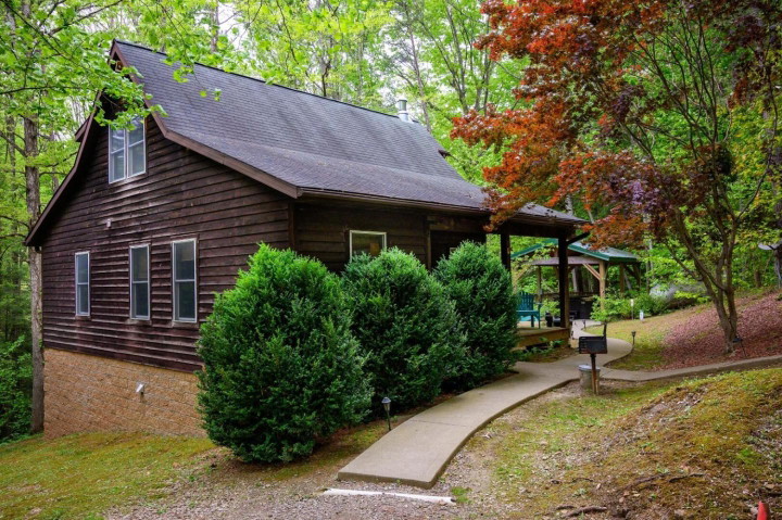 Hemlock Hideaway - Hocking Hills State Park, OH