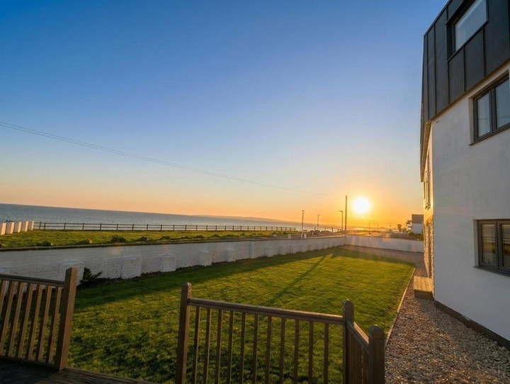 Bournemouth Beach & Sea Views - Mudeford