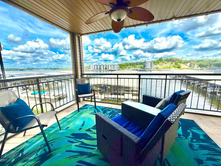 Lakefront Luxury 2bd2ba Condo At The Falls-7pp - Verenigde Staten