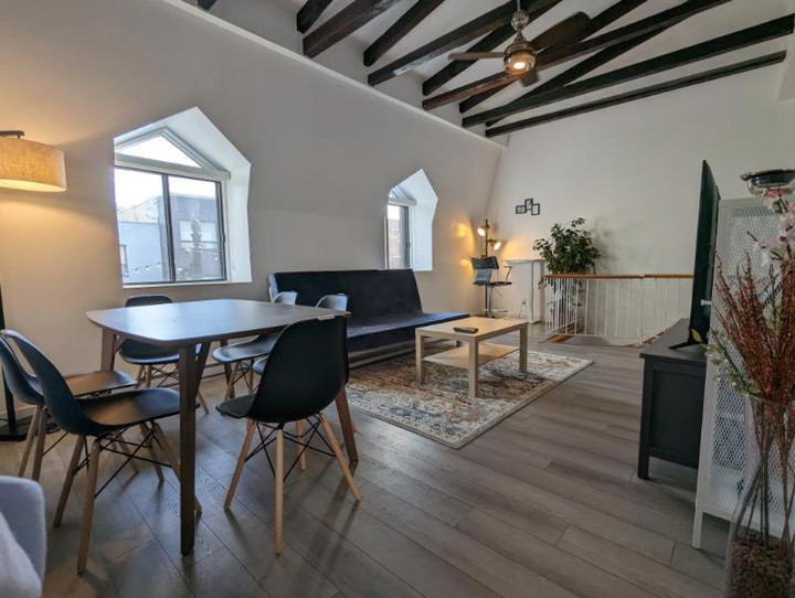 2 Bedrooms, 1 Sofa Bed And 1,5 Bathrooms, Renovated Apartment In The Heart Of Plateau Mont-royal - Nova Inglaterra