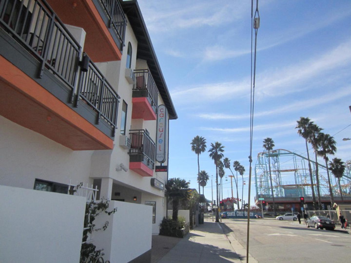 Carousel Beach Inn -