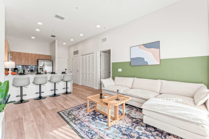 Riviere 3br Apartment Stylish King Family Pets Friendly Pool & Gym Near Epic Universe - Orlando