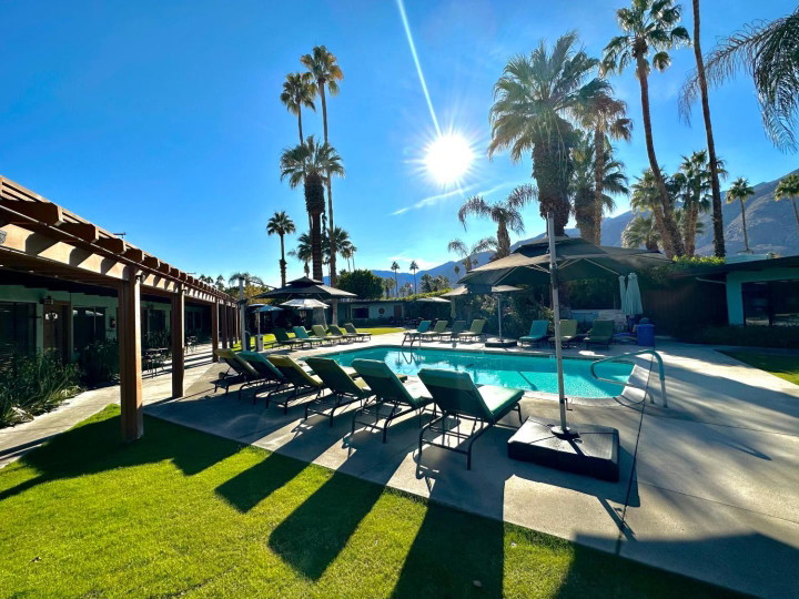 Vista Grande Resort - A Gay Men's Resort - Palm Springs, CA