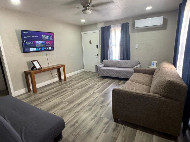 Downtown Apt 5 Min Walk To Downtown - Free Parking - Las Vegas, NV