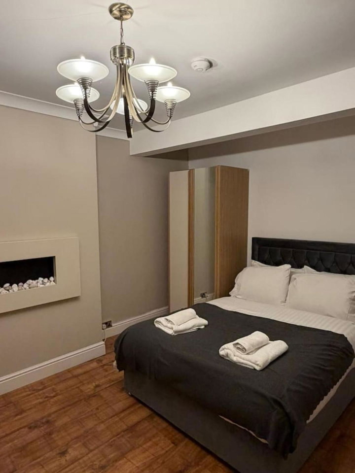 5 Bed Family Home Near Heathrow L London - Hayes