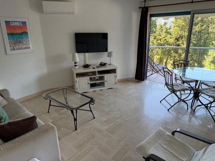 Beautiful F2 Pool In Islette Du Riou - French Riviera