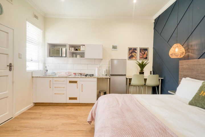 Hampton Collection - 2 Sleeper Serviced Studio Apartment With Pool - Durban
