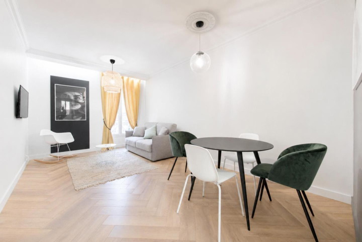 F2 Chambre En Duplex (Calme) Plein Centre Ville 1 Min De La Plage - Fréjus