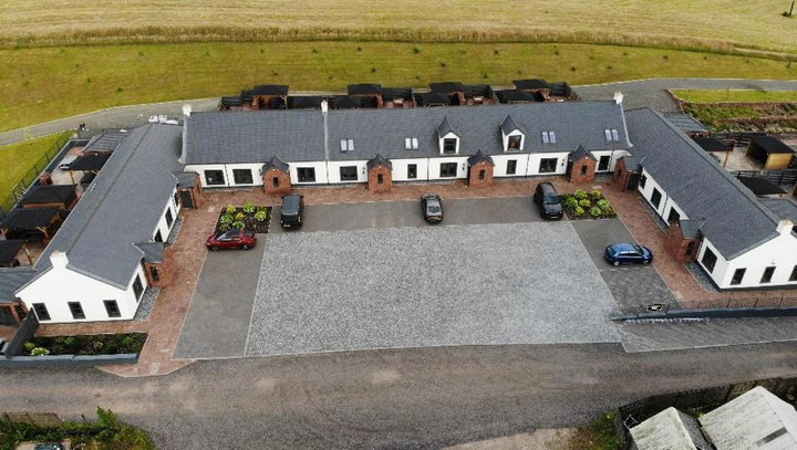 Westertonhill Newbuild Lodges With Private Hot Tub Hire Available - Loch Lomond