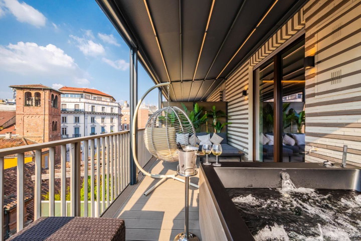 Terrazza Con Jacuzzi E Vista Iconica Sul Duomo - Monza
