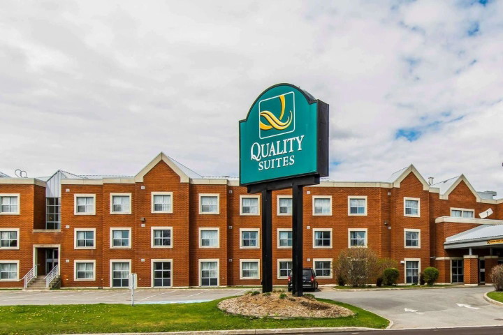 Quality Suites - Levis