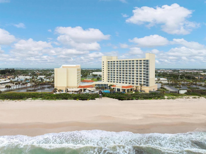Hilton Melbourne Beach Oceanfront - Melbourne, FL