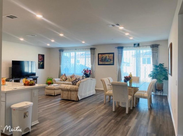 One-story House Whit 4 Rooms - California