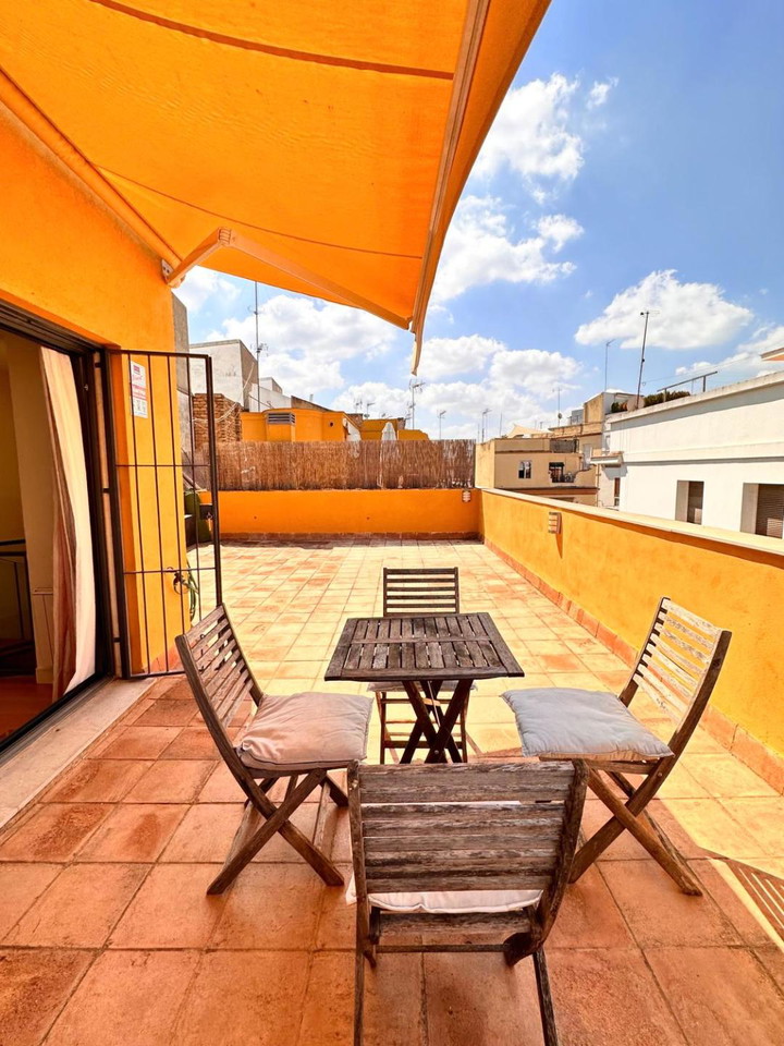 Homey Seville Penthouse Near Cathedral Private Rooftop Optional Parking - Camas