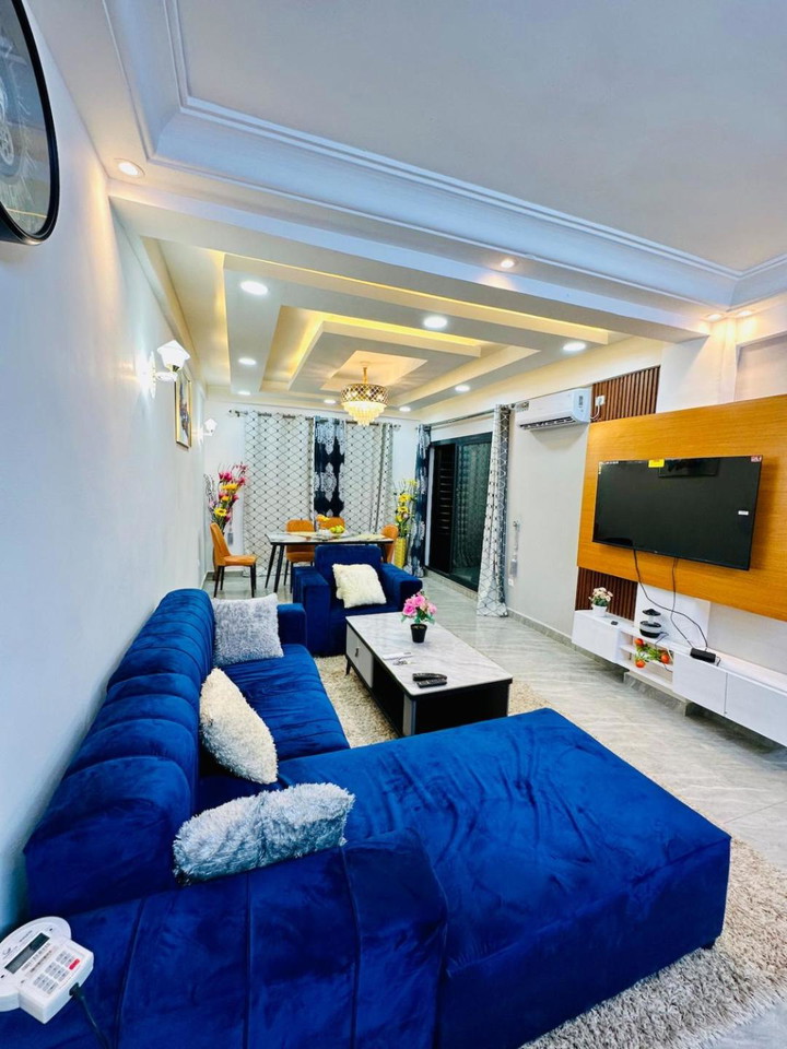 Magnifique Appartement Meublé De 2 Chambres Avec Groupe Electrogene Et Ascenseur - Douala